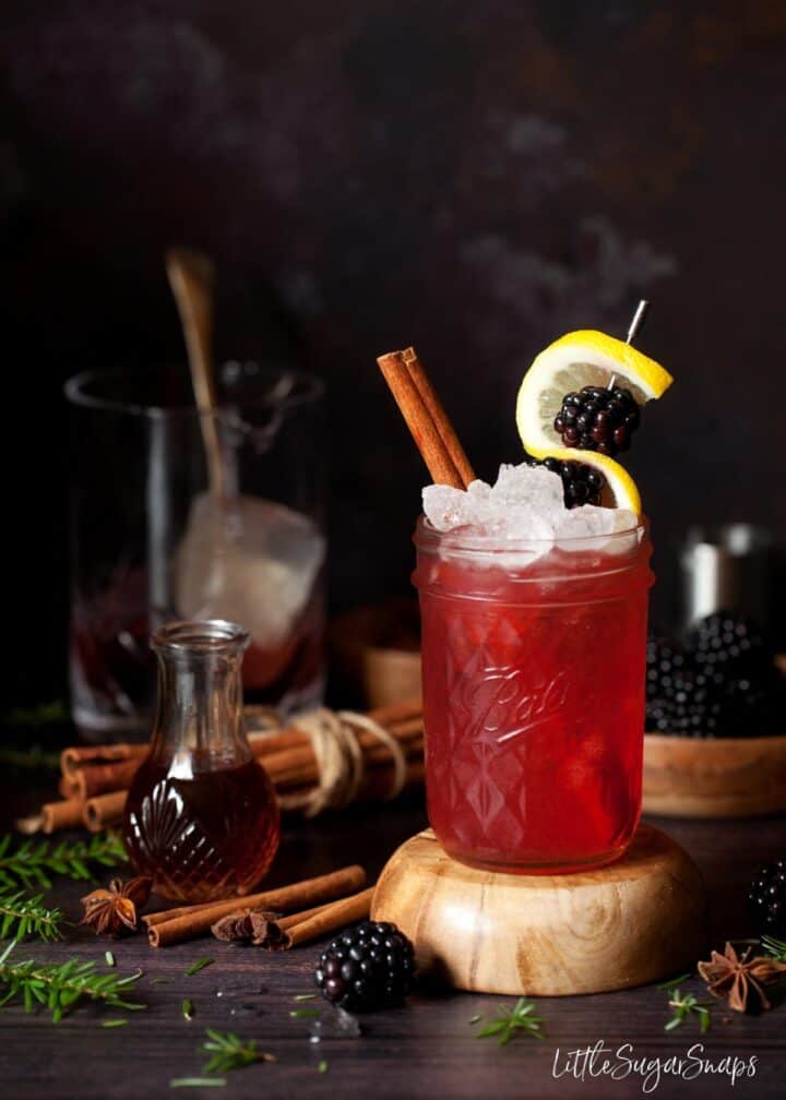 Winter Bramble Cocktail Recipe - Little Sugar Snaps