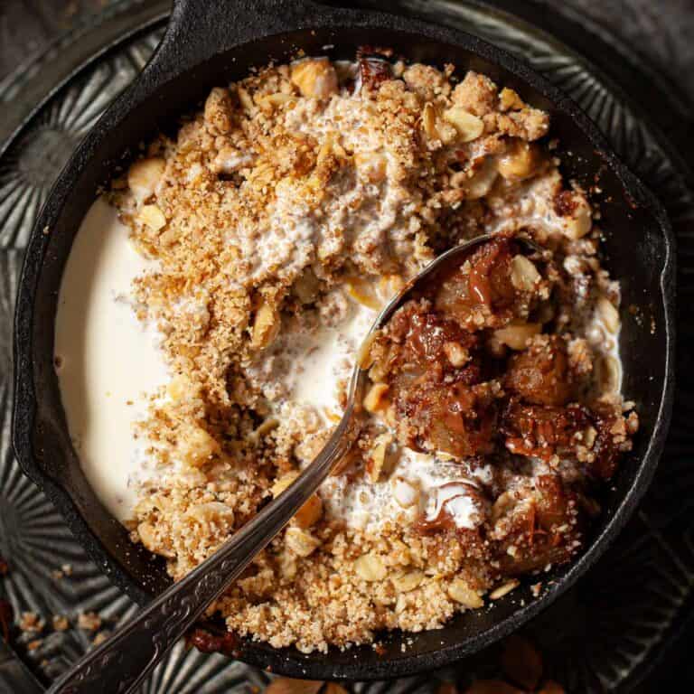 Pineapple Crumble with Cinnamon & Coconut (juicy filling) - Little ...