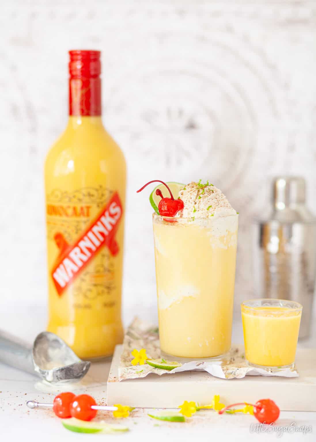 Warninks Advocaat Snowball Cocktail with Ginger Beer - Little Sugar Snaps